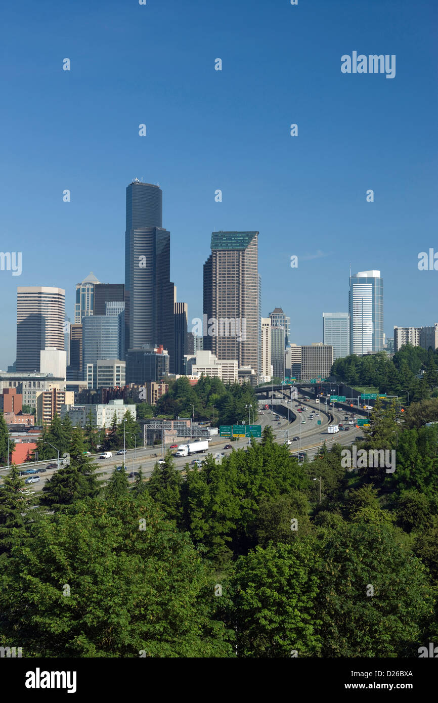 DOWNTOWN SKYLINE SEATTLE FROM BEACON HILL WASHINGTON STATE USA Stock ...