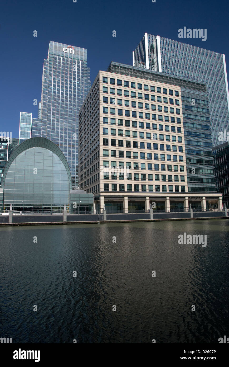 10 upper bank street canary wharf hi-res stock photography and images ...