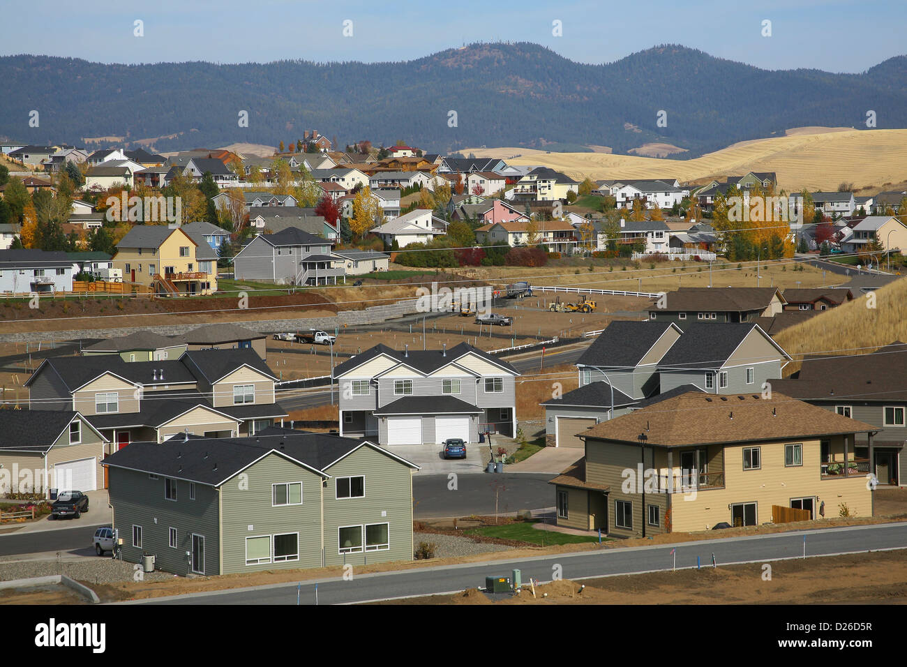New Urban Edge Housing Development Stock Photo - Alamy