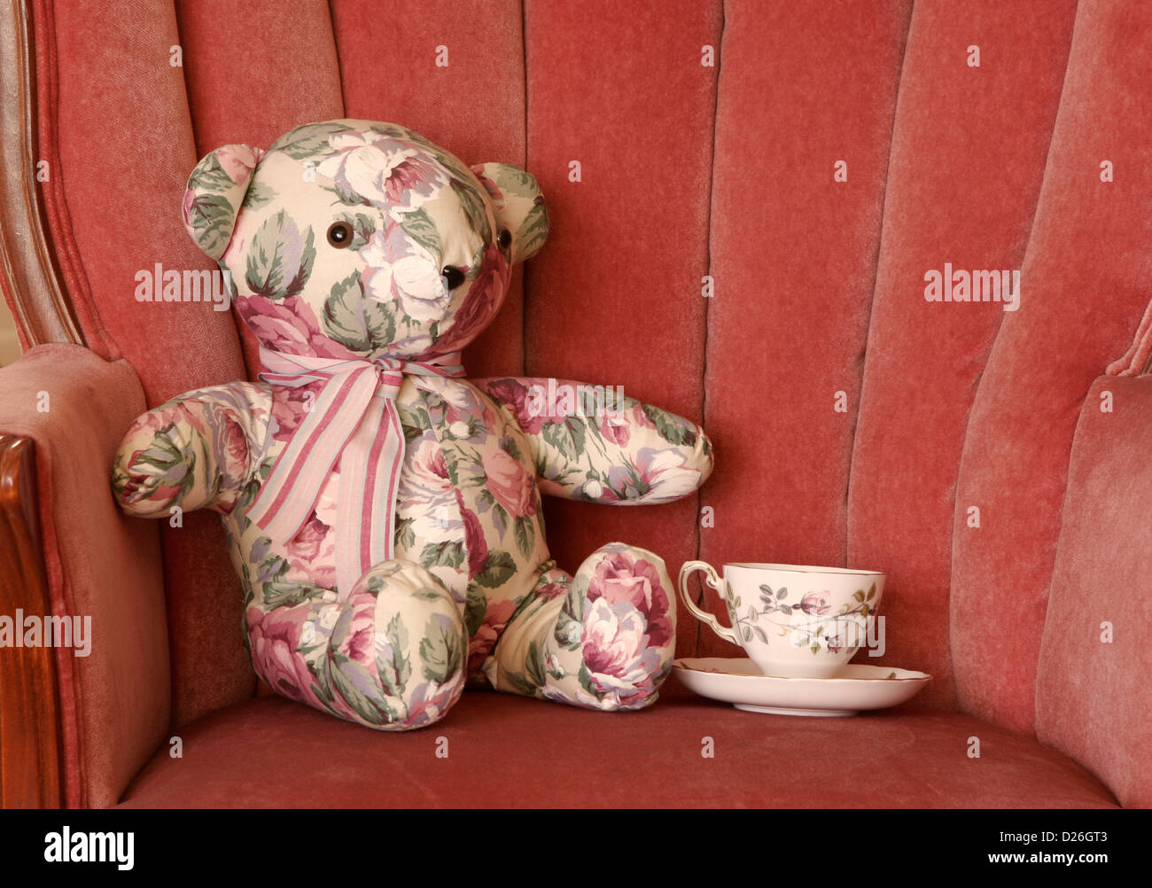 Teacup pattern hi-res stock photography and images - Alamy