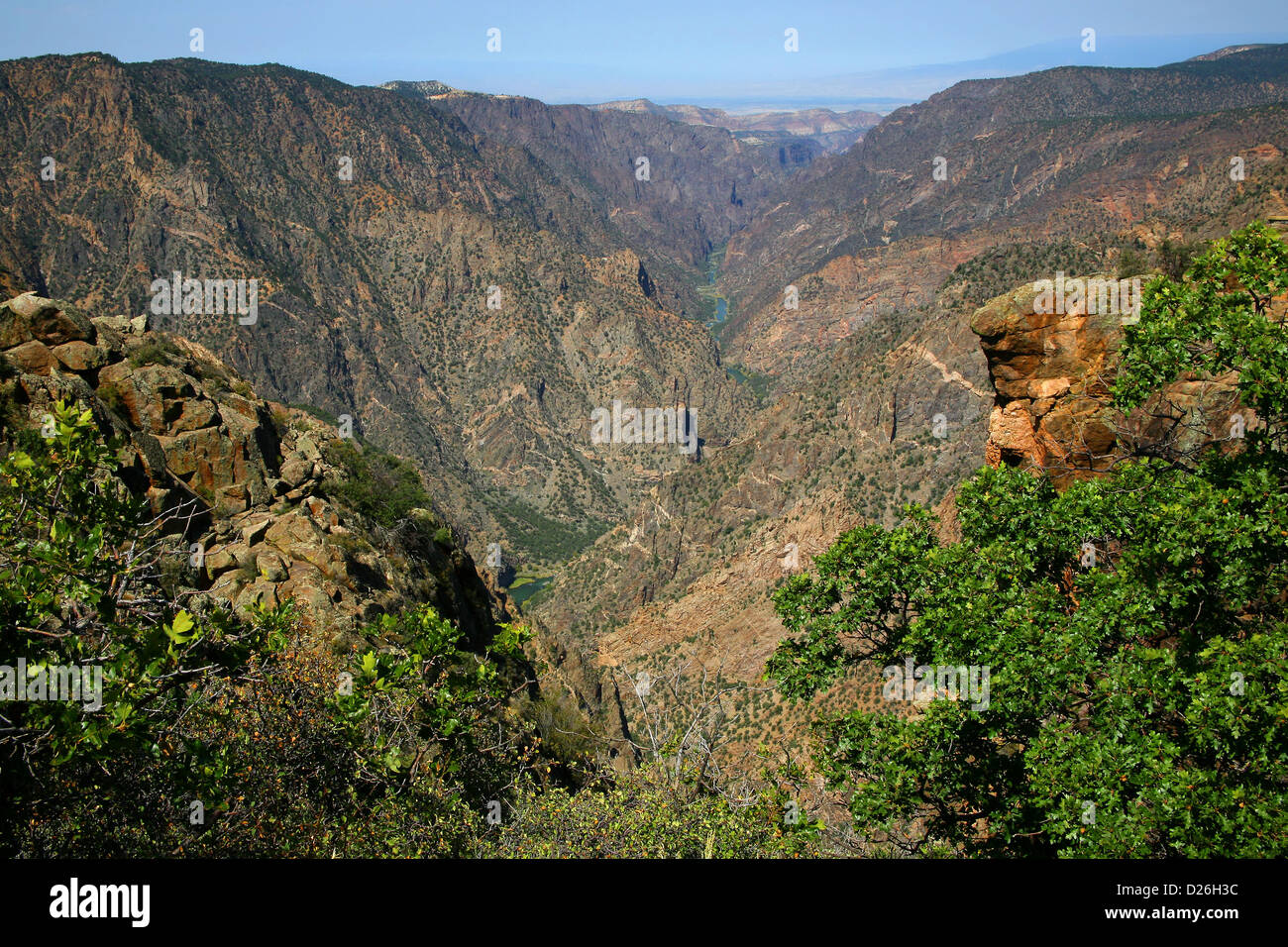 Black cliffs hi-res stock photography and images - Alamy