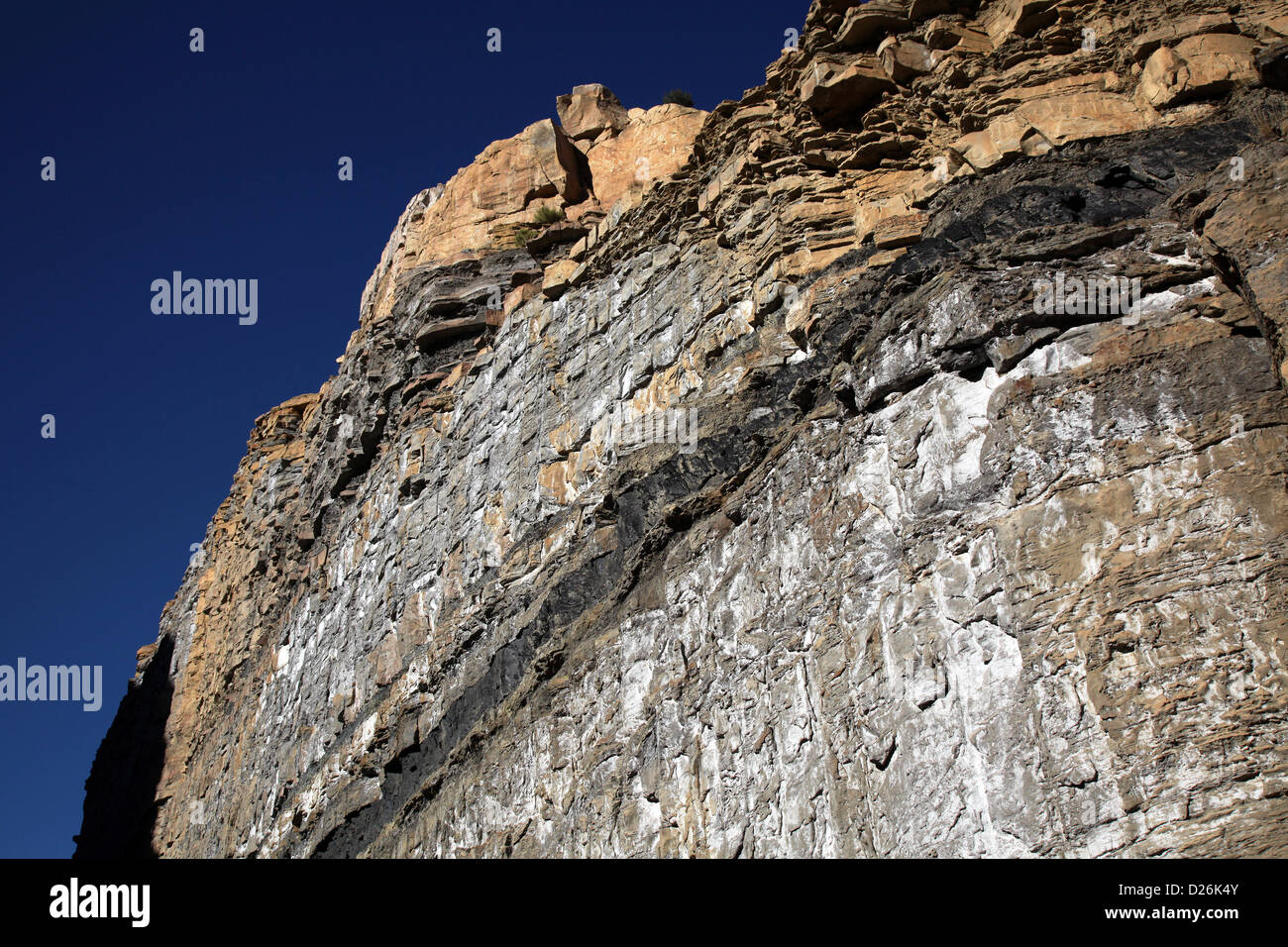 Exposed coal seam in rock cliff Stock Photo - Alamy