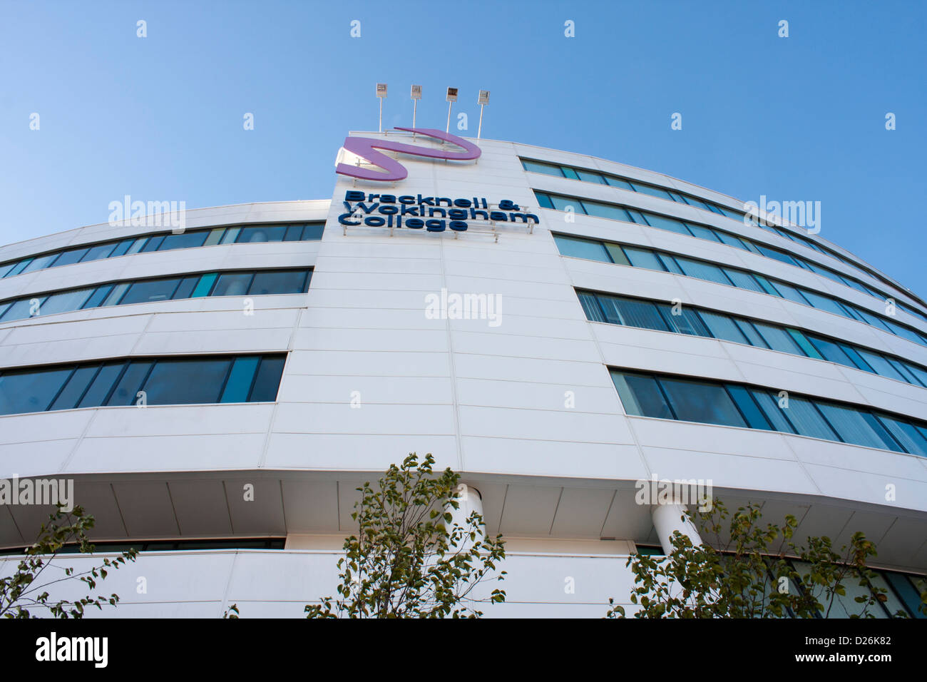 Dramatic architectural design of the Bracknell and Wokingham College ...