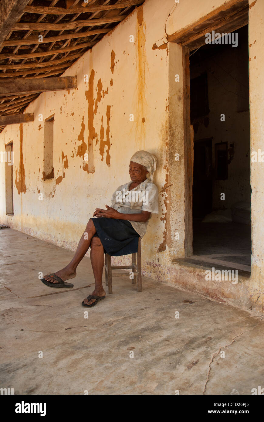 South african old woman elderly hi-res stock photography and images - Alamy