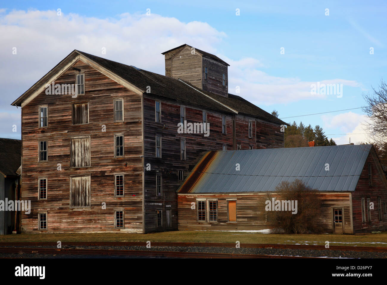 Old Wooden Ag Building Stock Photo - Alamy