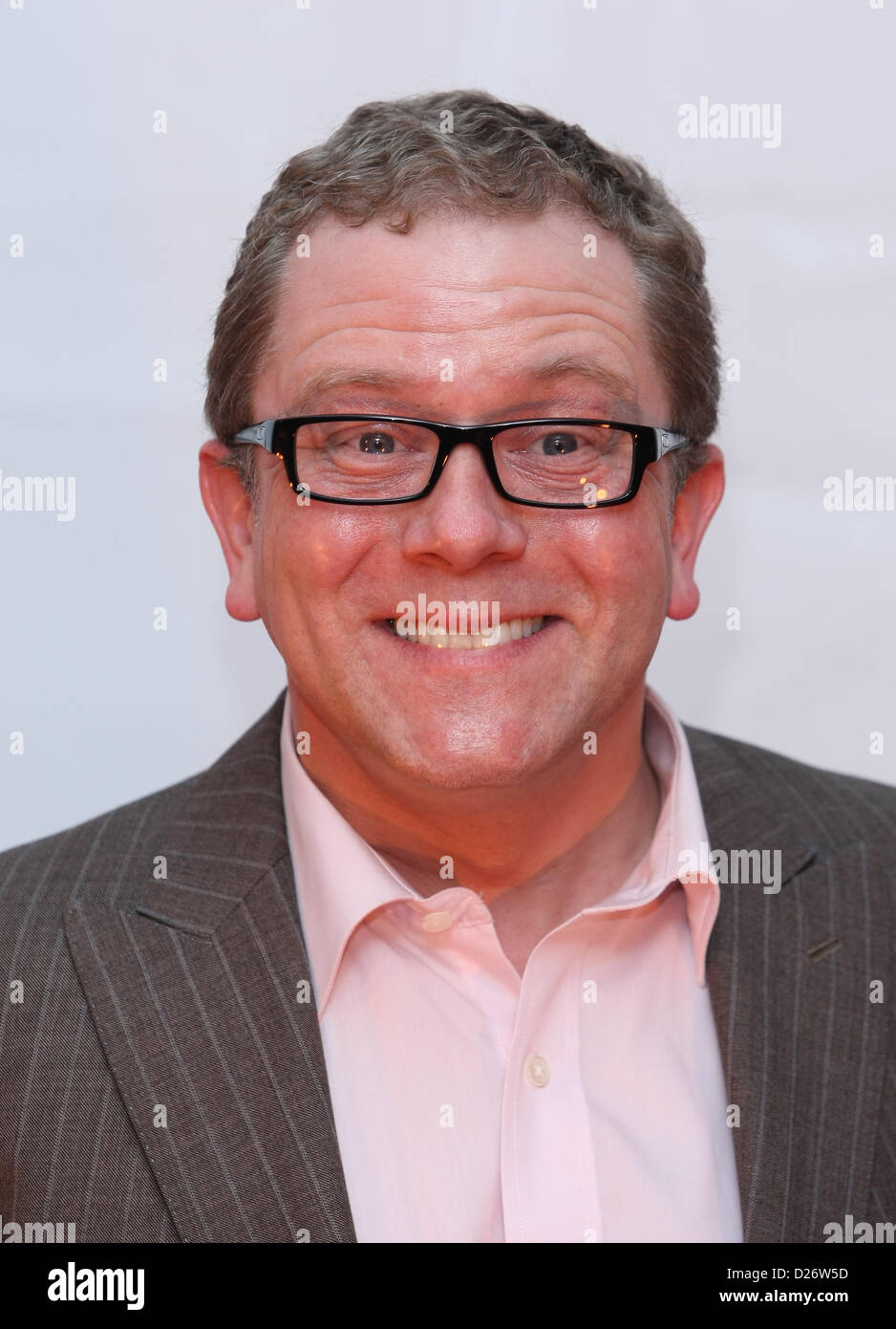 JON CULSHAW ACTOR CIRQUE DU SOLEIL’S KOOZA. OPENING NIGHT LONDON ...