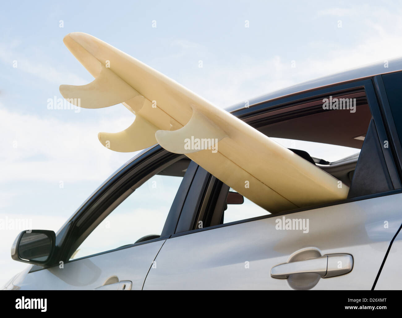 Car with surfboard hi-res stock photography and images - Alamy