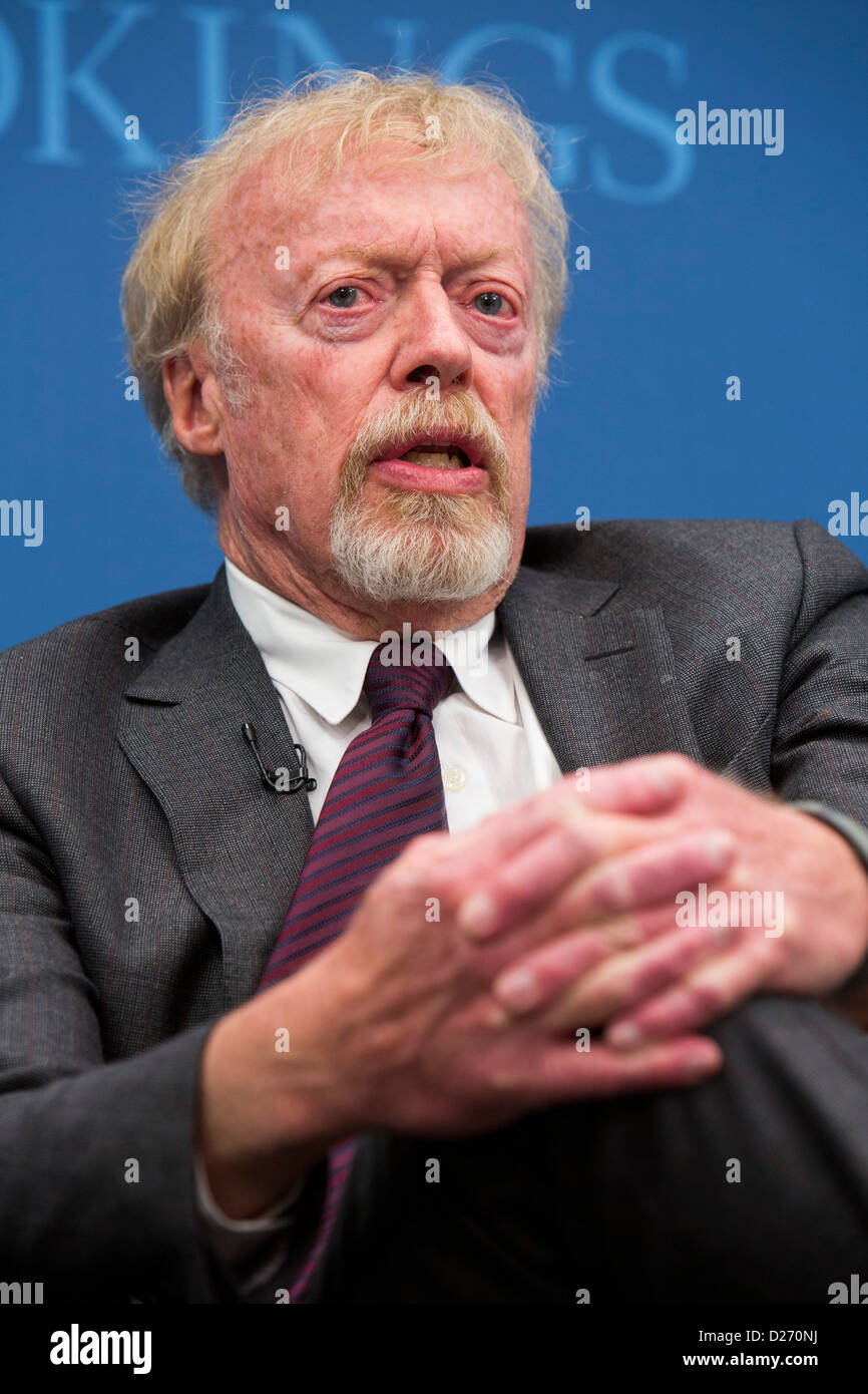 Philip knight nike hi-res stock photography and images - Alamy