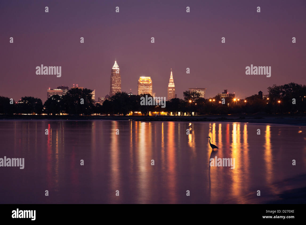 Cleveland ohio skyline at night hi-res stock photography and images - Alamy