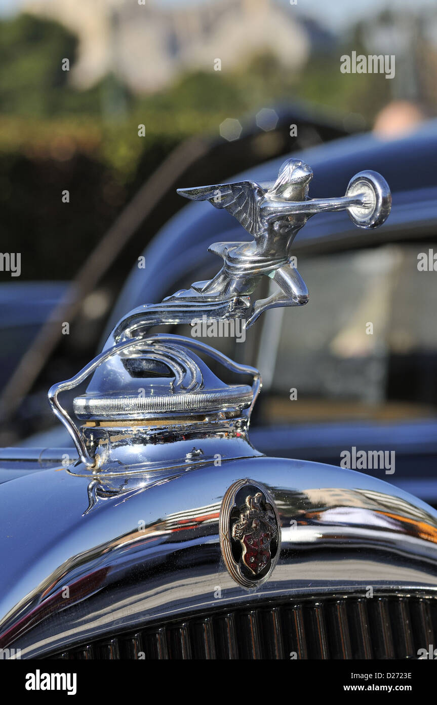 Packard car logo hi-res stock photography and images - Alamy
