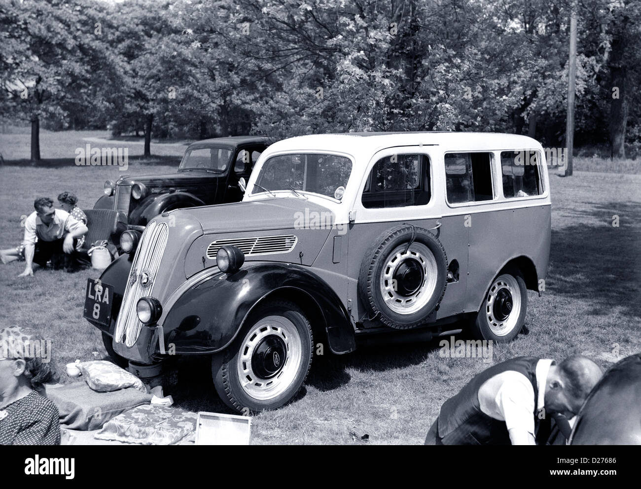 1954 Ford Fordson E83W estate car Stock Photo - Alamy