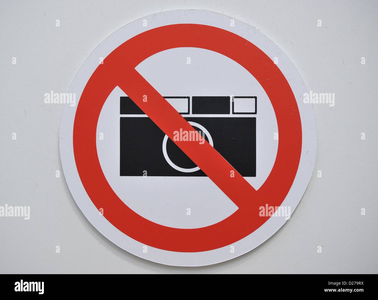 Sign for photography is not allowed. Photo: Frank May Stock Photo - Alamy