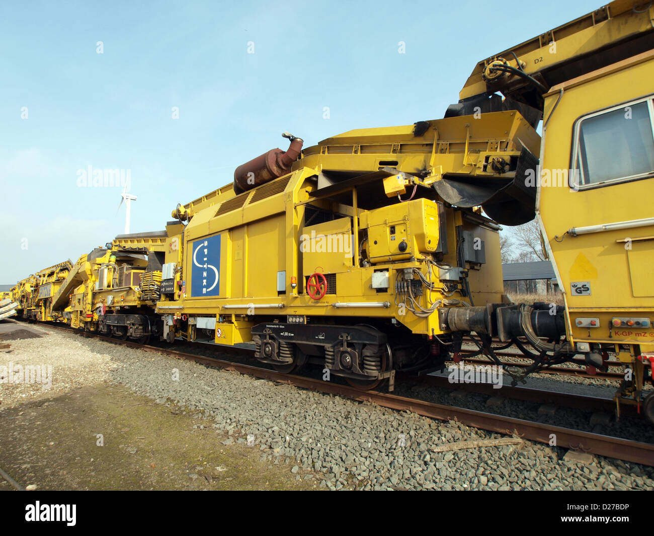 The SPITZKE track-renewal train is designed to facilitate continuous ...