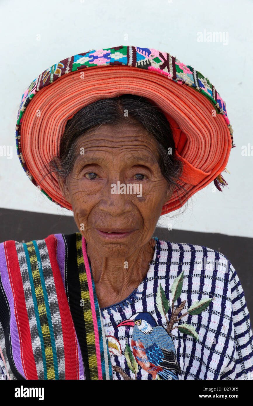 Mayan Woman in traditional dress. Santiago de Atitlan Stock Photo - Alamy
