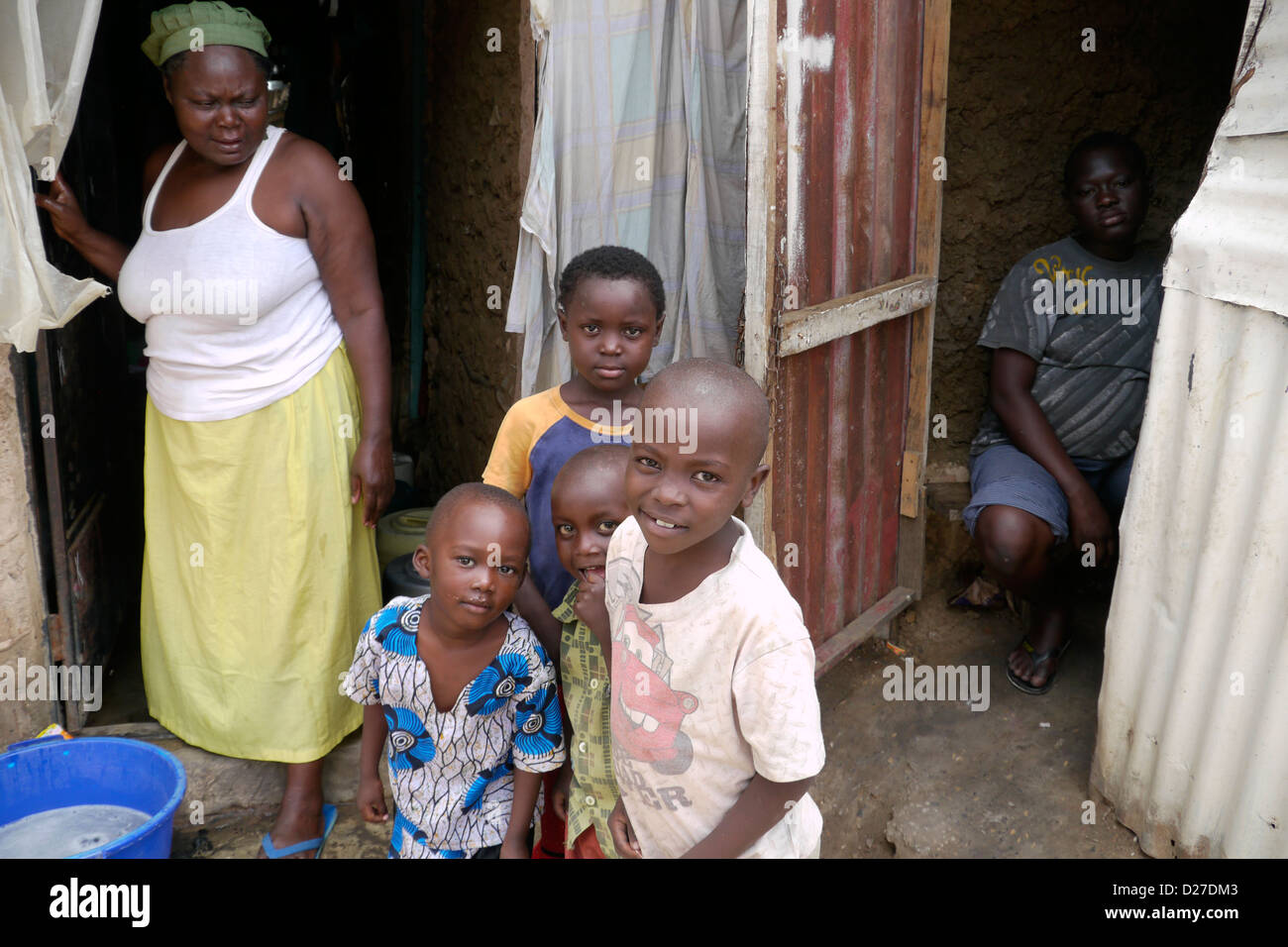 Mombasa kenya slum hi-res stock photography and images - Alamy