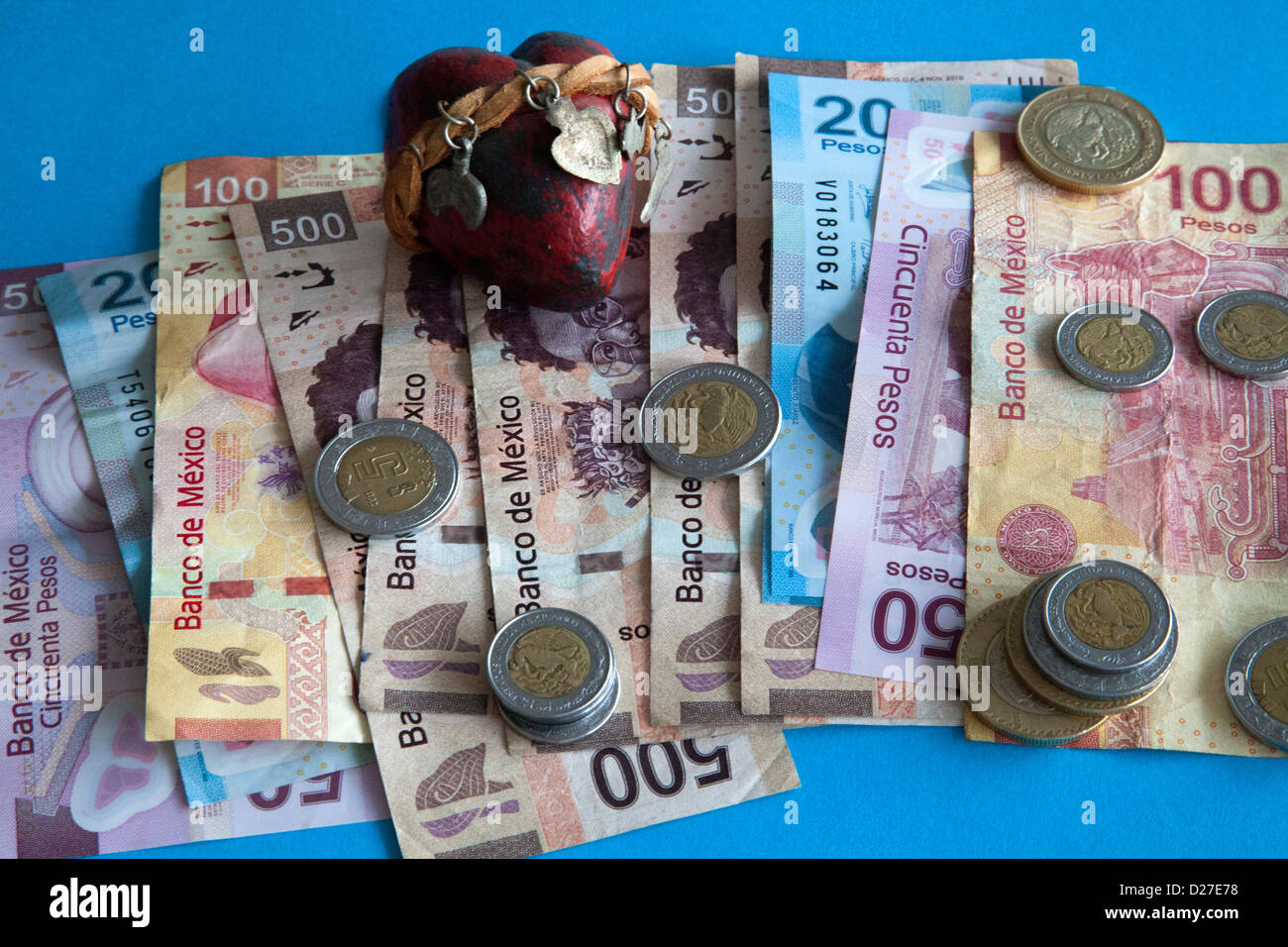 Mexico peso notes hi-res stock photography and images - Alamy