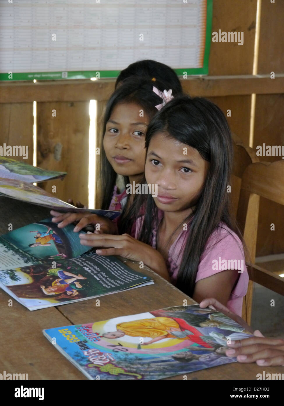 Slum girls hi-res stock photography and images - Alamy