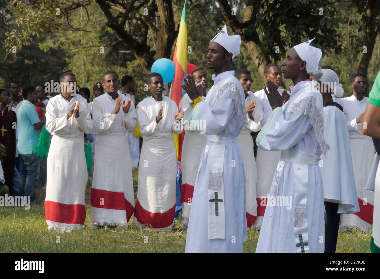 Meskal Eve celebration at Bahar Dar. Men dancing Stock Photo - Alamy