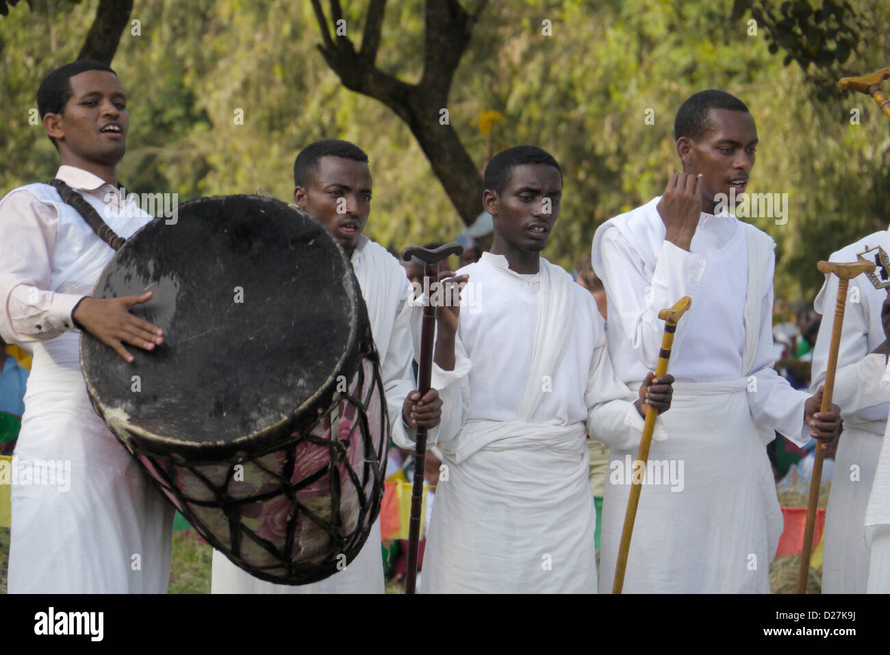 Meskal Eve celebration at Bahar Dar. Men dancing Stock Photo - Alamy