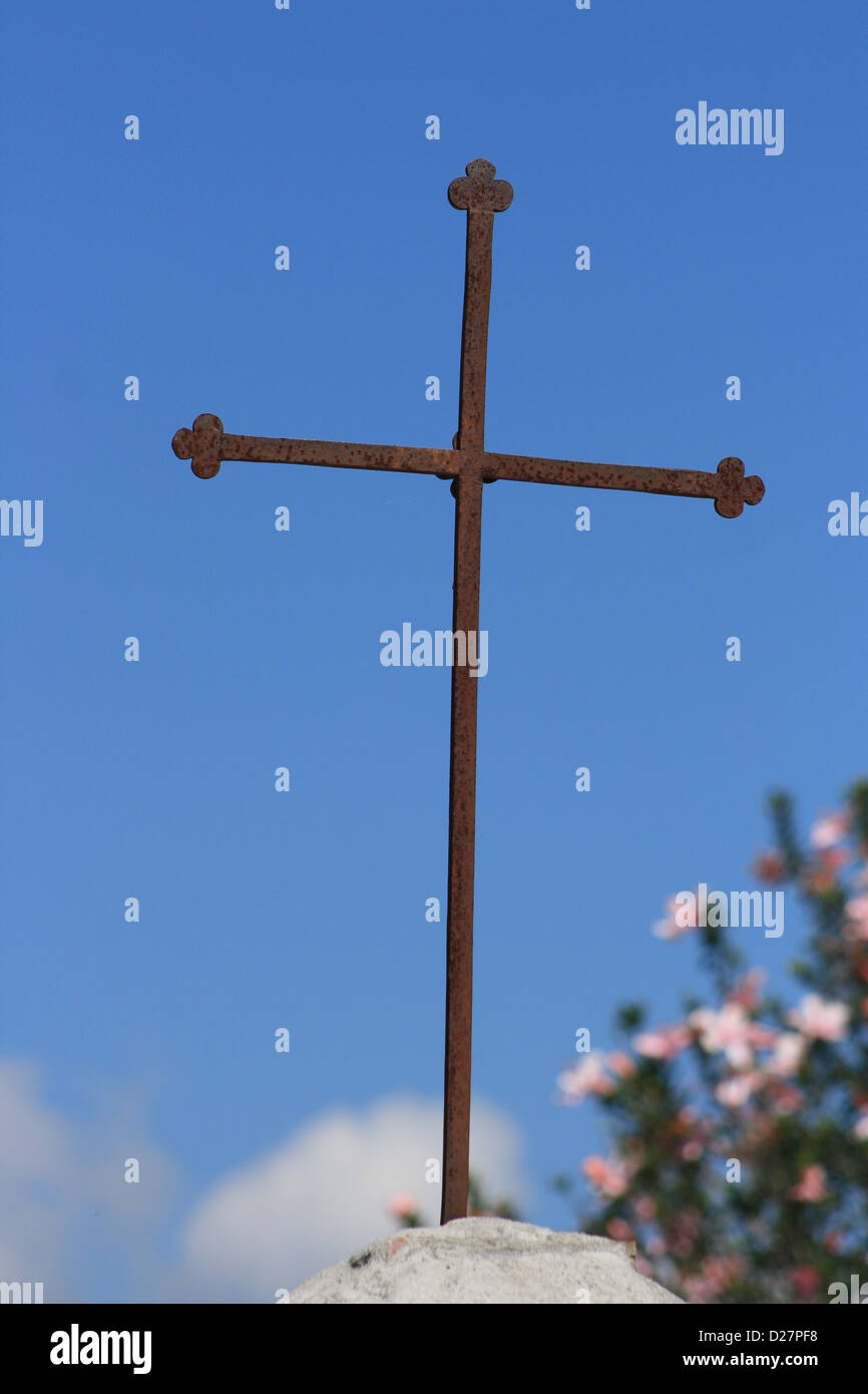 Steel cross hi-res stock photography and images - Alamy