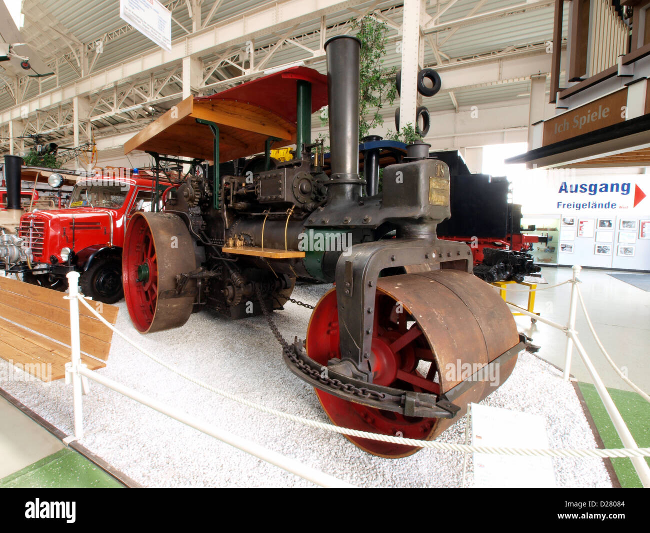 Classic old vintage steam roller engine hi-res stock photography and ...