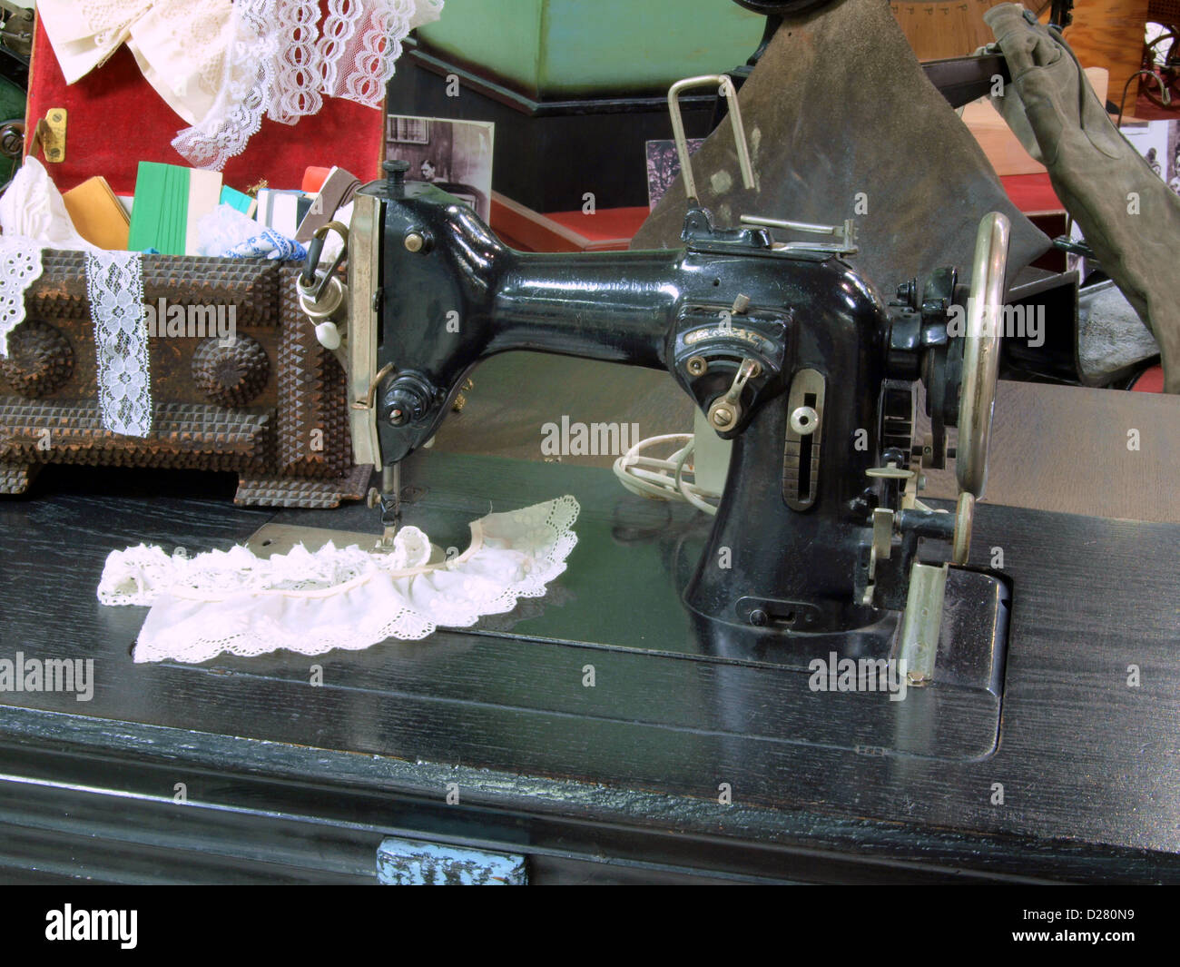 Sewing machine museum hi-res stock photography and images - Alamy