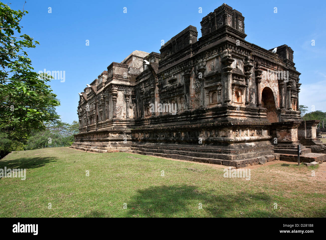 Thuparama Dagoba. Polonnaruwa ancient city. Sri Lanka Stock Photo - Alamy