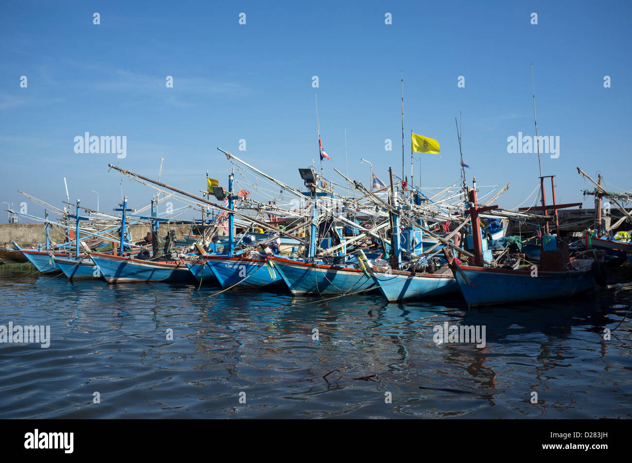 Thailand traditional fishing boats hi-res stock photography and images ...