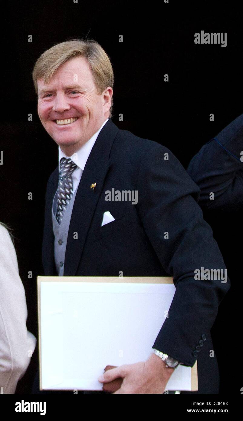 Prince Willem-Alexander of The Netherlands arrives at the Royal Palace ...