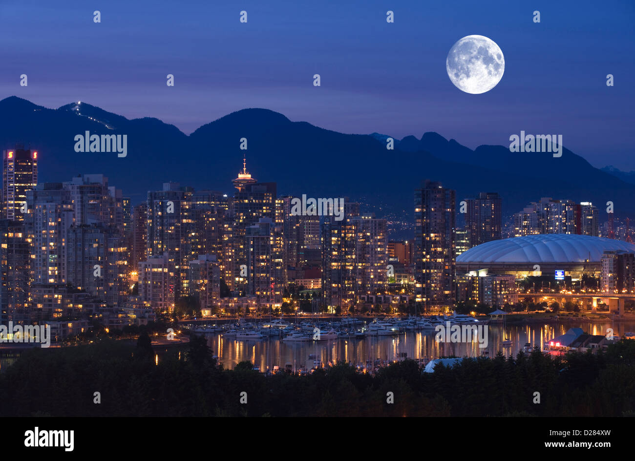 FALSE CREEK SKYLINE DOWNTOWN VANCOUVER TO COAST MOUNTAINS BRITISH ...