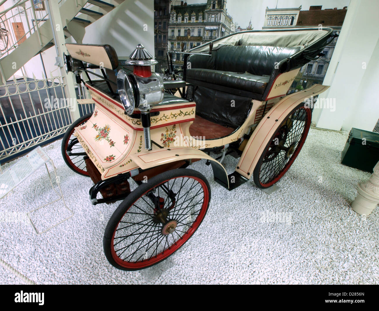 The 1892 Peugeot Vis-à-Vis 2.5hp 1026cc, displayed at the Auto ...
