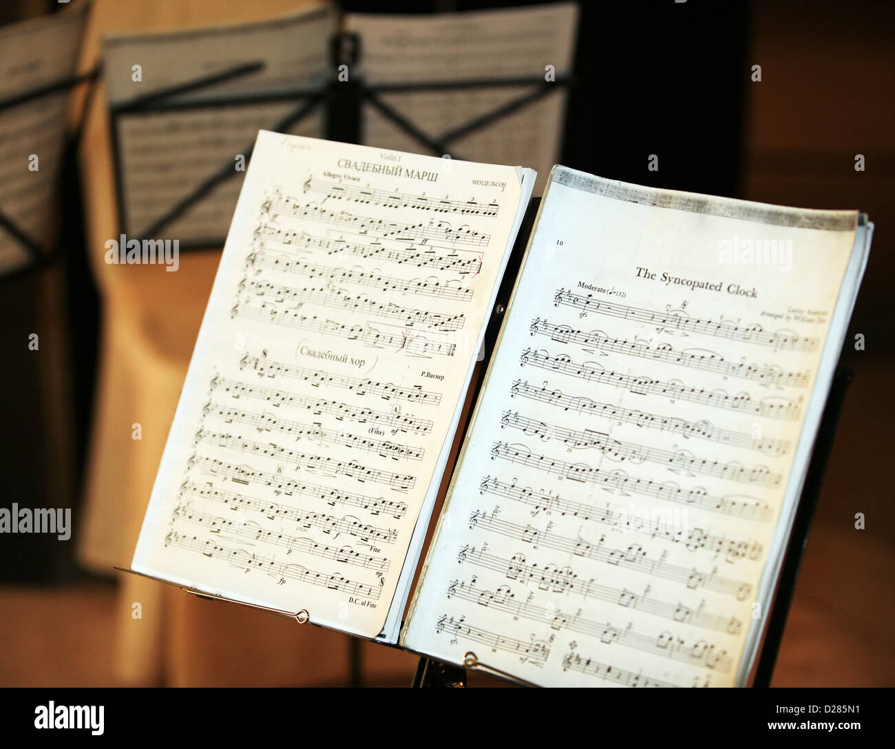 Old vintage musical page close-up Stock Photo - Alamy