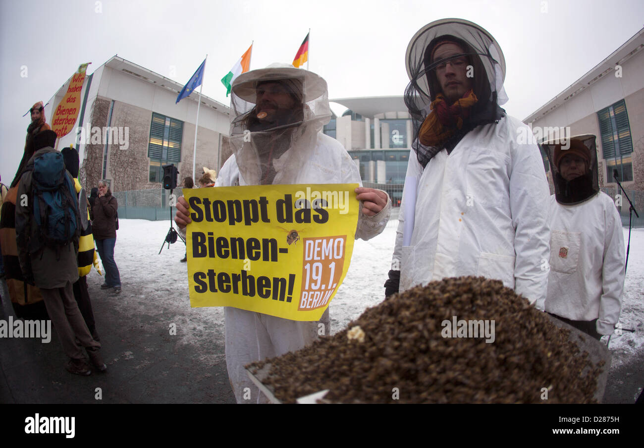 Bee protest europe hi-res stock photography and images - Alamy