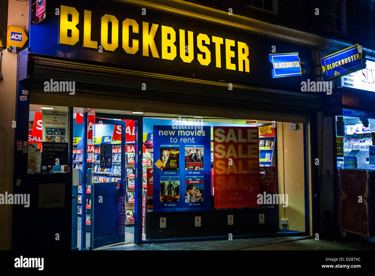 Blockbuster shop front hi-res stock photography and images - Alamy