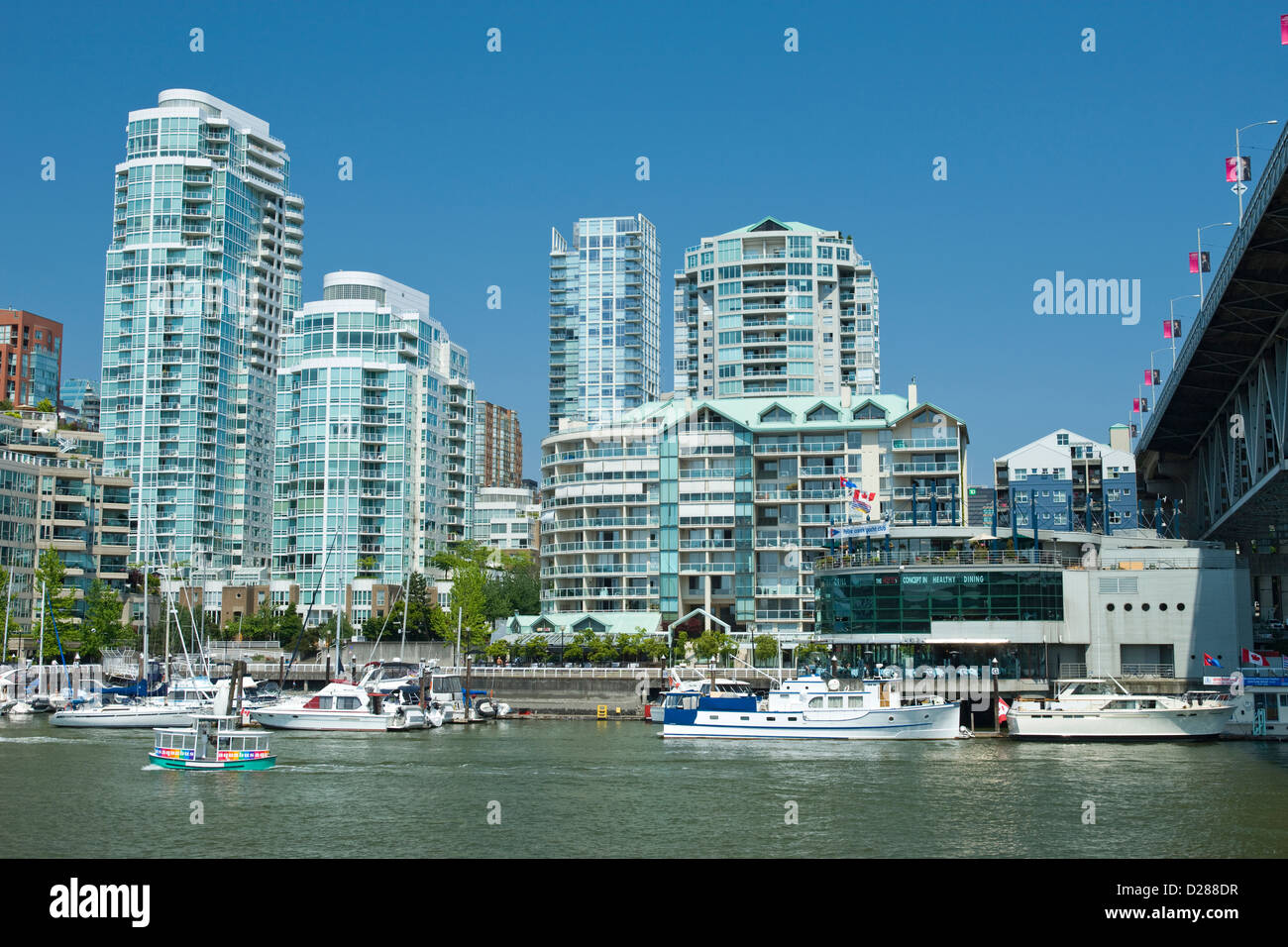 AQUA BUSES FALSE CREEK VANCOUVER SKYLINE BRITISH COLUMBIA CANADA Stock ...