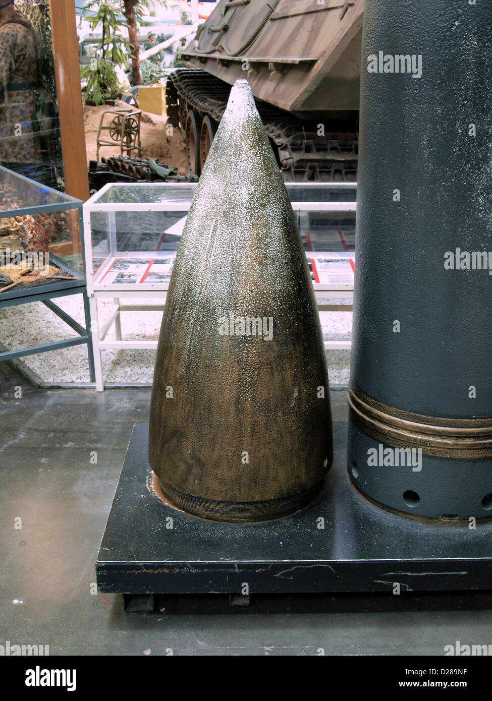 Naval shell hi-res stock photography and images - Alamy