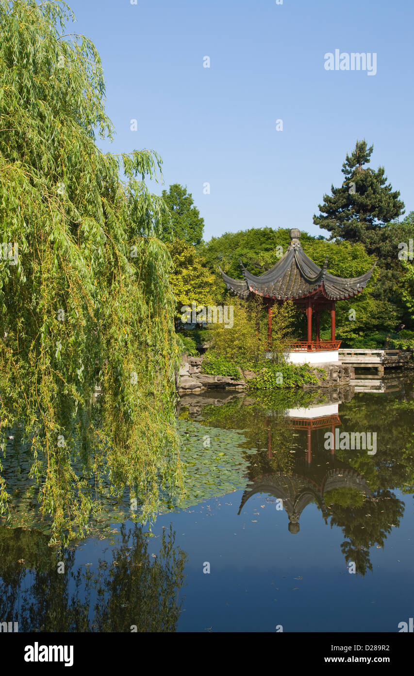 Hexagonal pavilion hi-res stock photography and images - Alamy