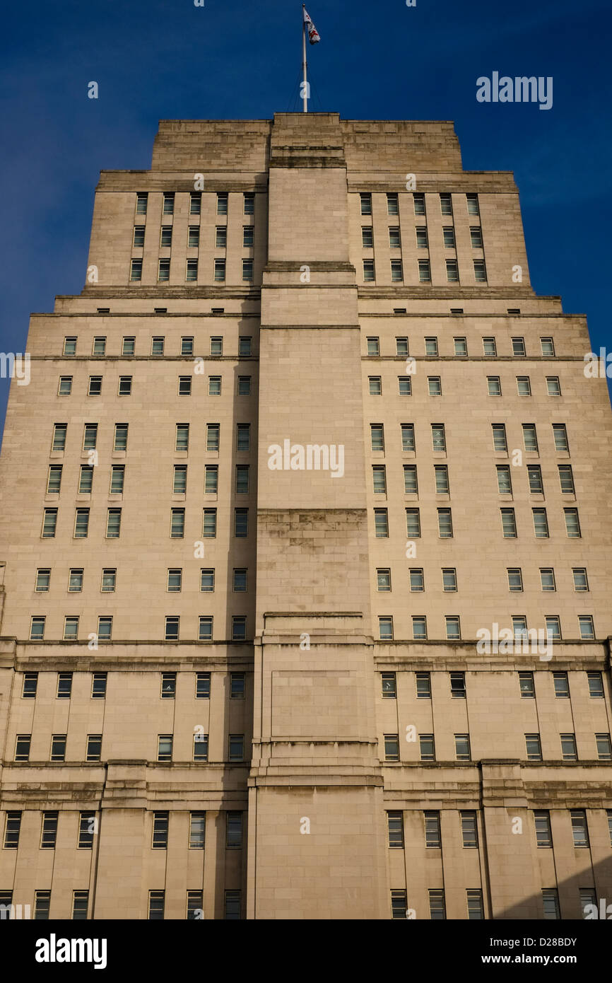 Senate house london 1930s hi-res stock photography and images - Alamy