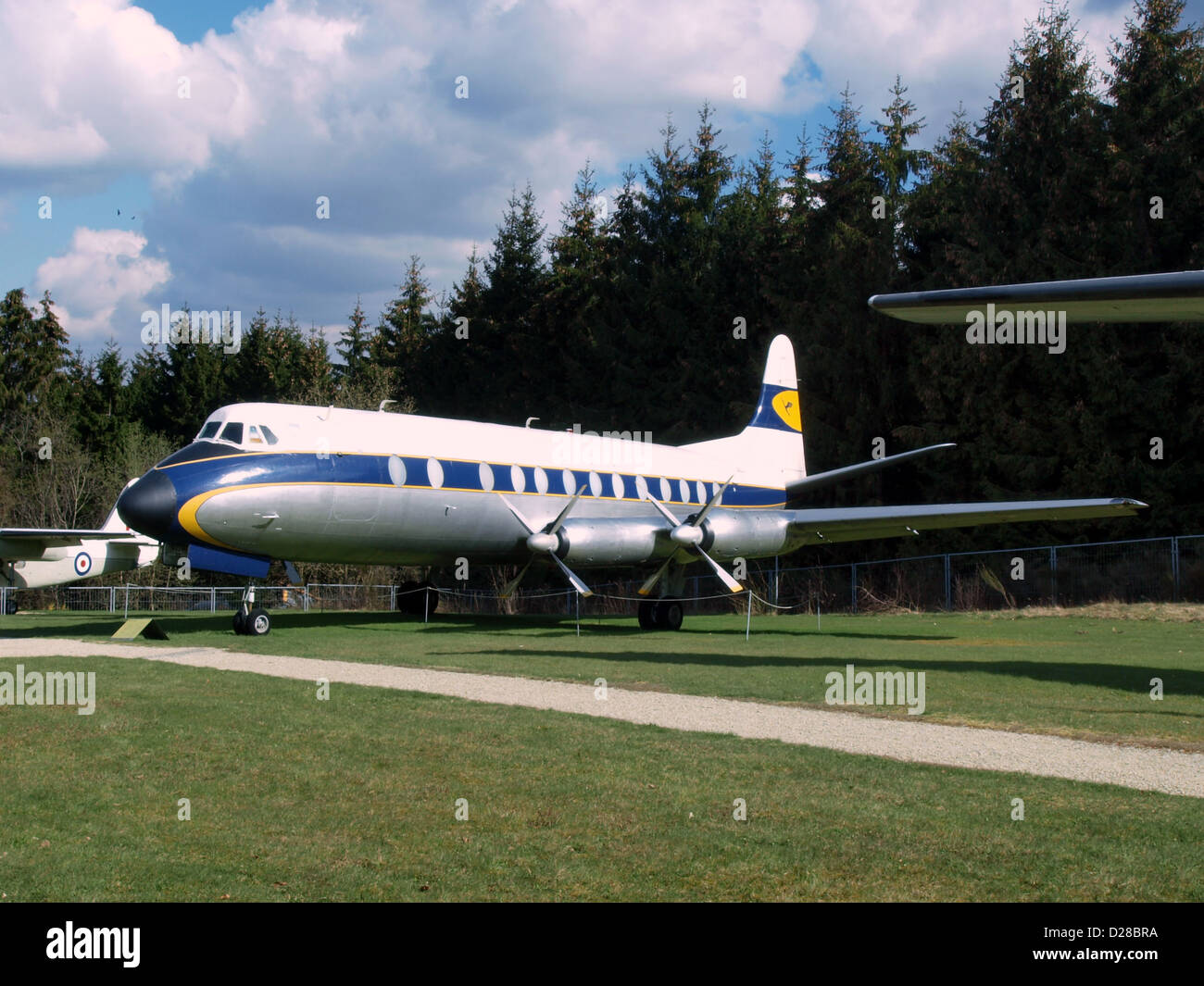 The Vickers Viscount 814D is a classic British turboprop airliner ...