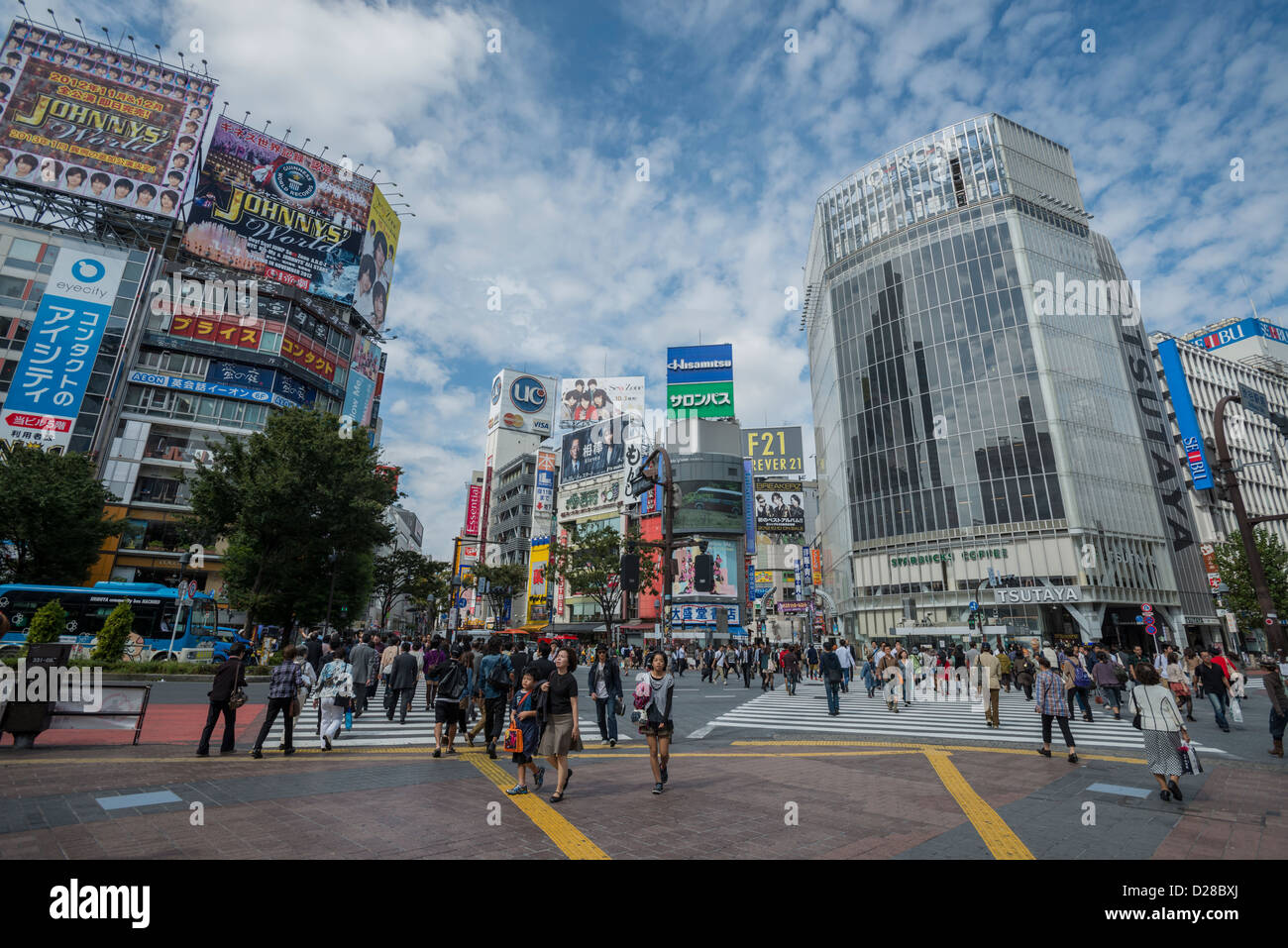 Pedestrian crossing tokyo hi-res stock photography and images - Alamy