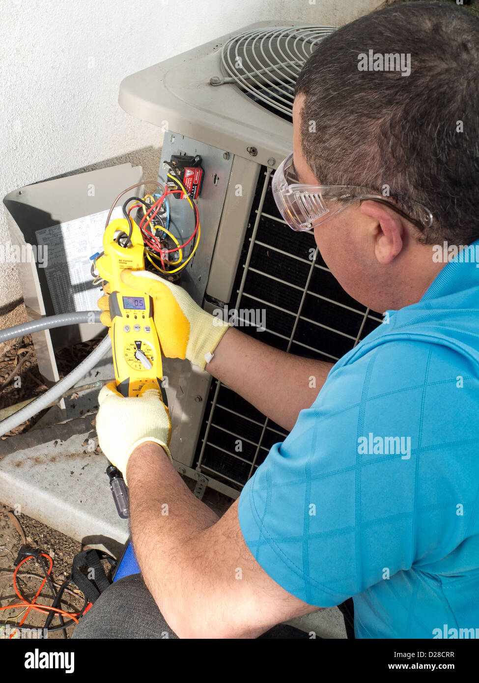 Fix and repair hi-res stock photography and images - Alamy