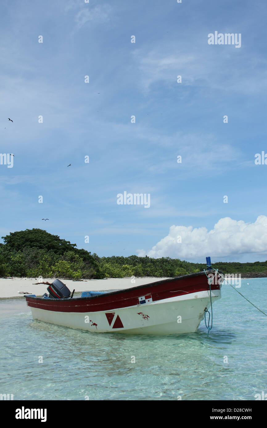 Castaway boat hi-res stock photography and images - Alamy