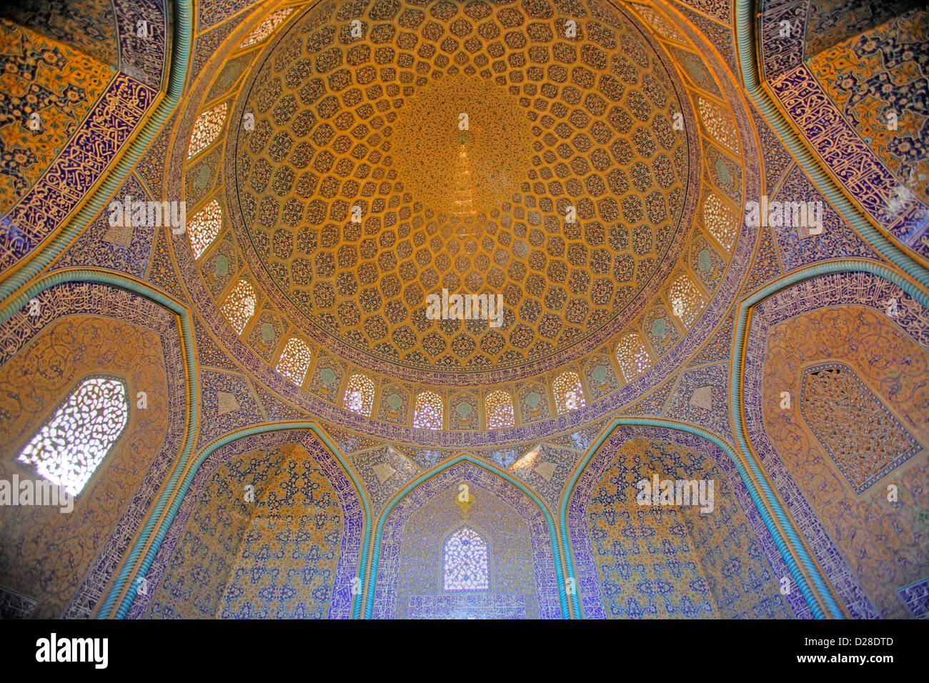 Masjed-e Sheikh Lotfollah Mosque, Esfahan, Iran Stock Photo - Alamy