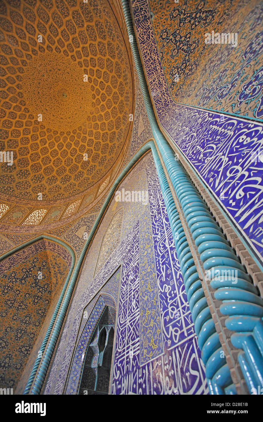 Masjed-e Sheikh Lotfollah Mosque, Esfahan, Iran Stock Photo - Alamy