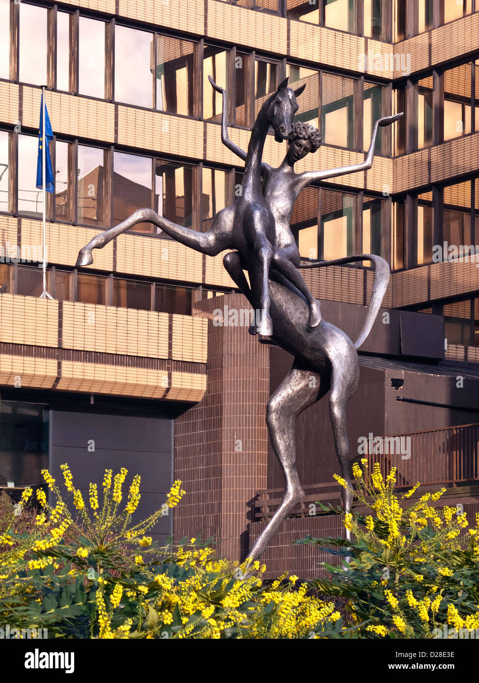 David wynne sculpture hi-res stock photography and images - Alamy