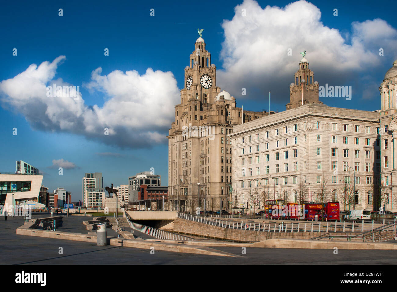 Liverpool waterfront buildings hi-res stock photography and images - Alamy