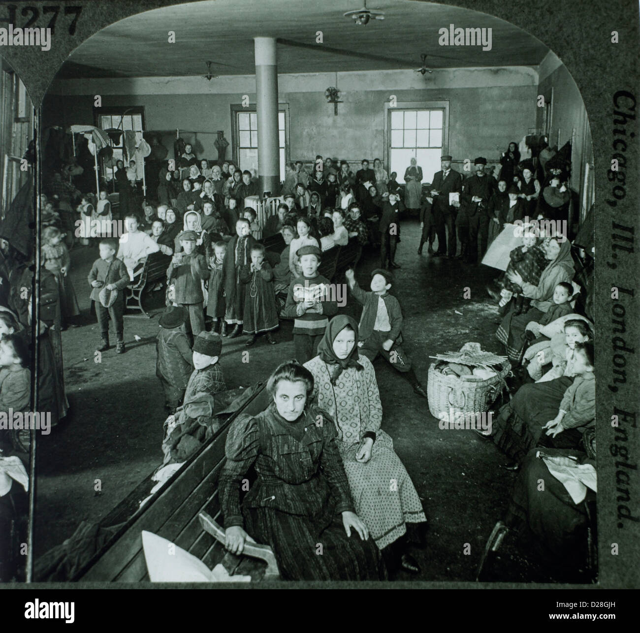 Ellis island immigrants 1900 hi-res stock photography and images - Alamy
