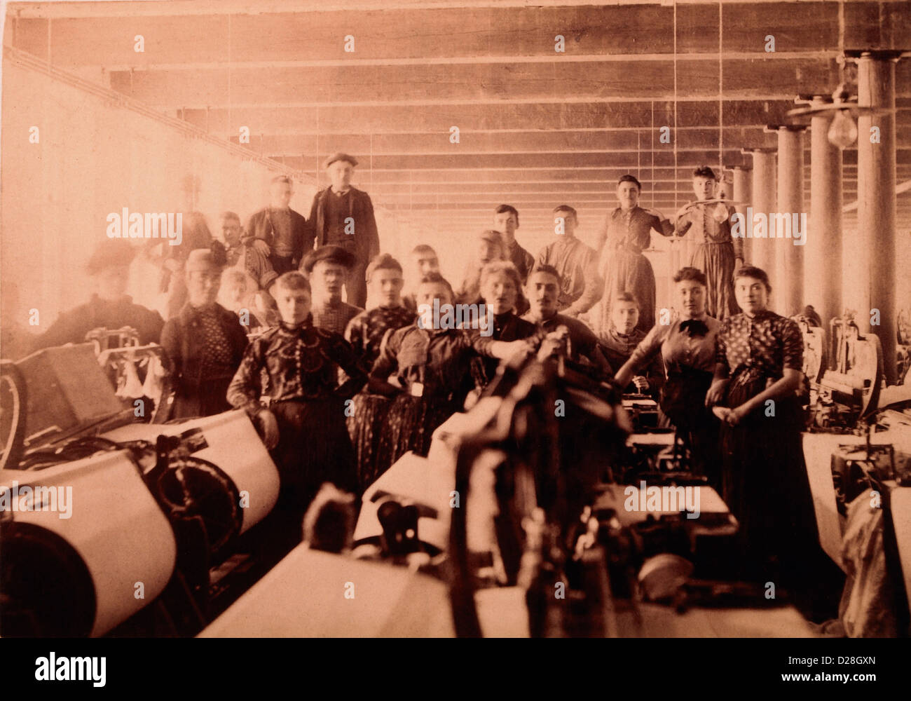 Factory workers usa 1890 hi-res stock photography and images - Alamy