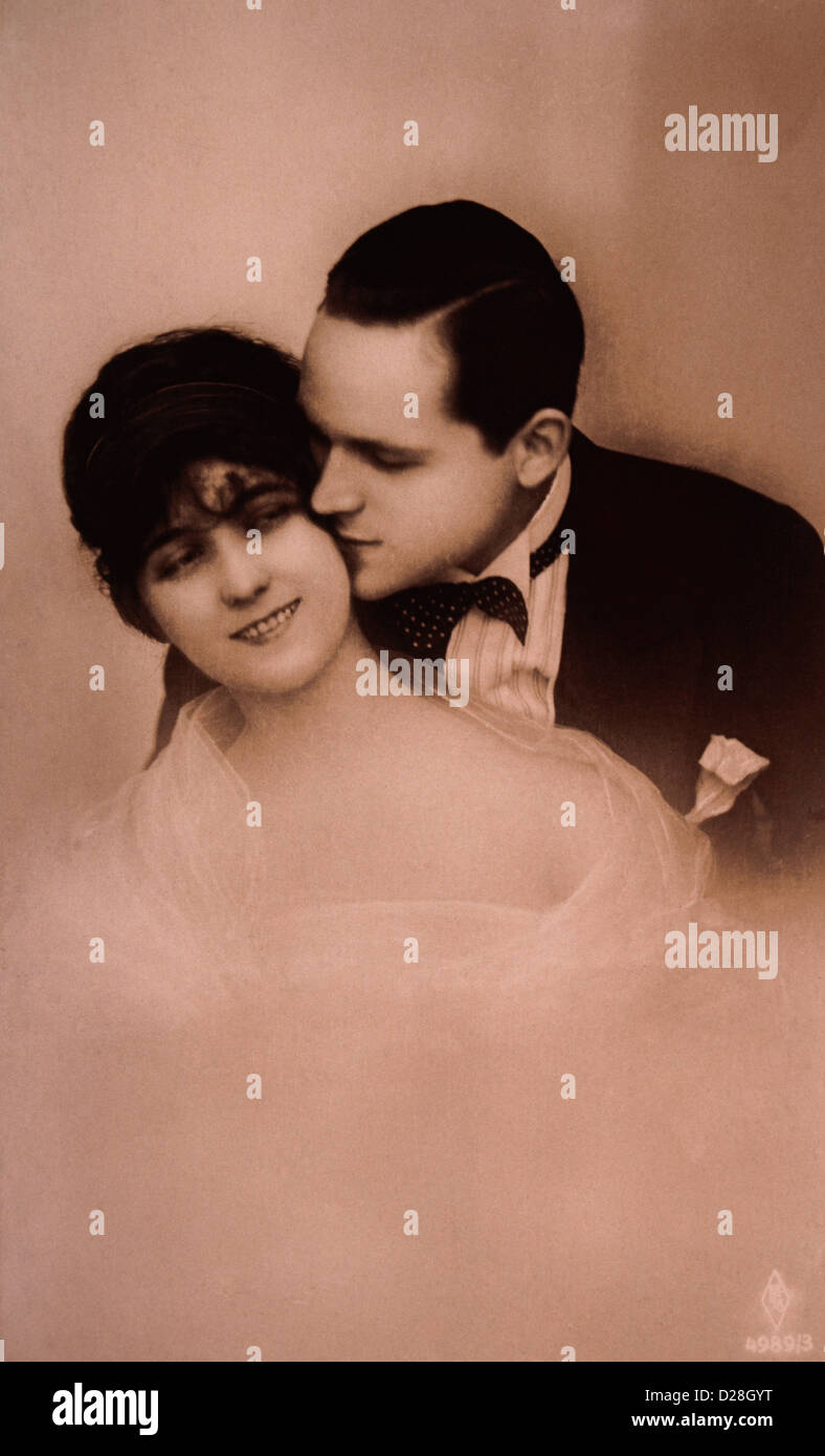 1920s attire hi-res stock photography and images - Alamy