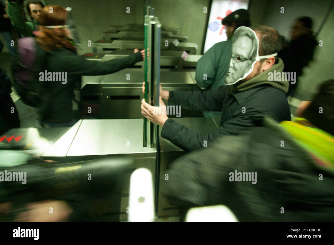 Barcelona, Spain. 16th January 2013. Massive subway sneaking to protest ...